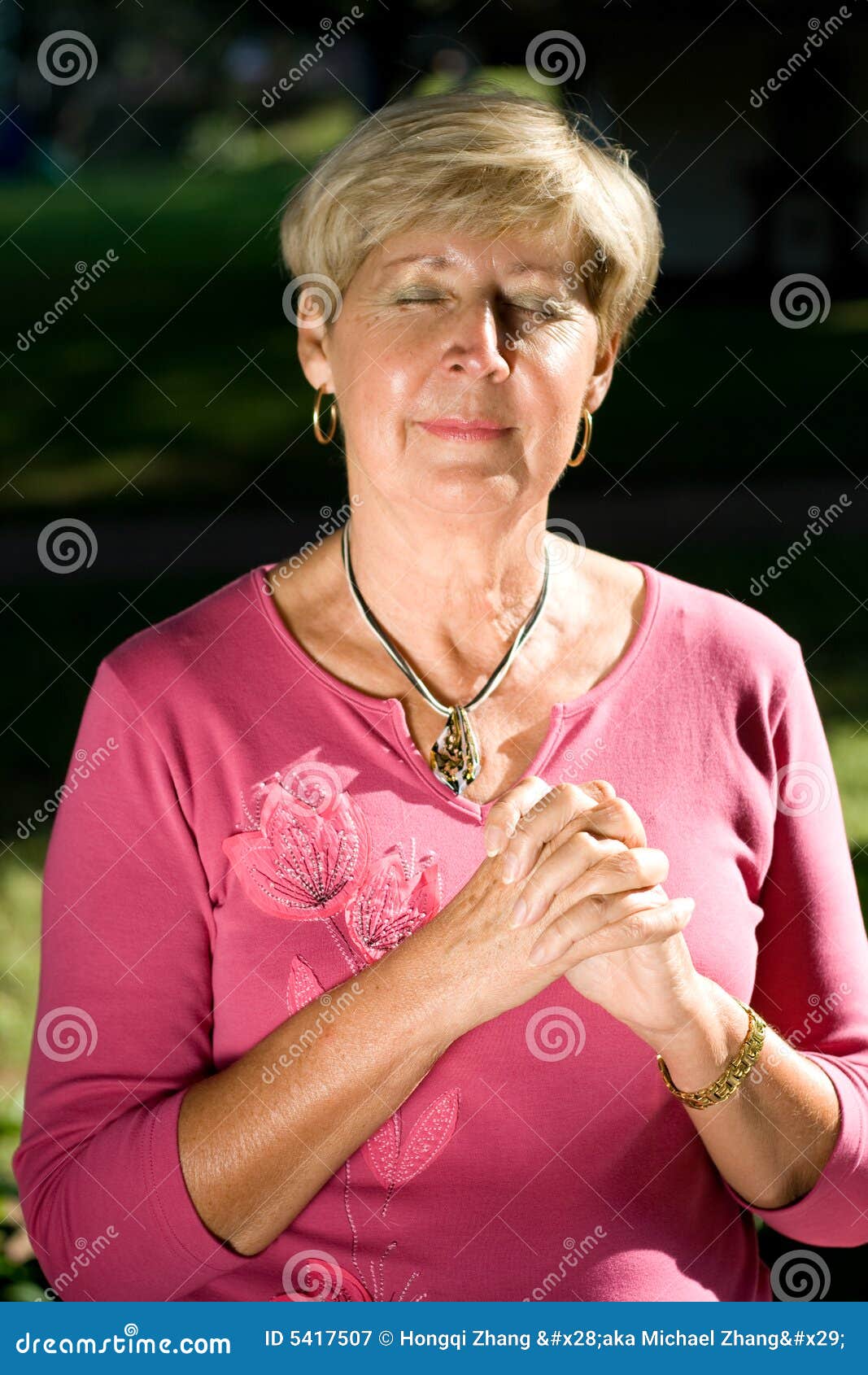 Senior woman pray stock image. Image of elegant, enjoy - 5417507