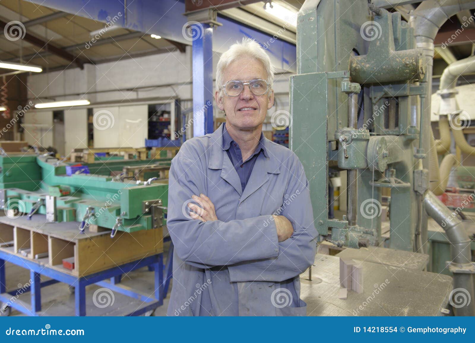 Senior worker stock photo. Image of tools, worker, labourer - 14218554