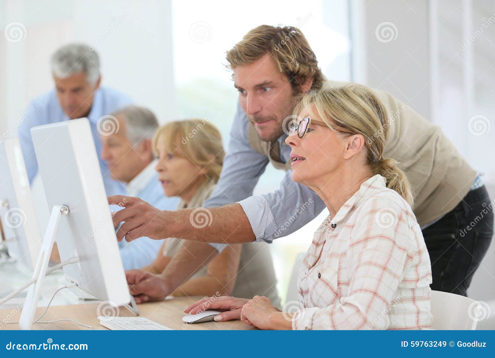 Seniors in computing class stock image. Image of instructor - 59763249