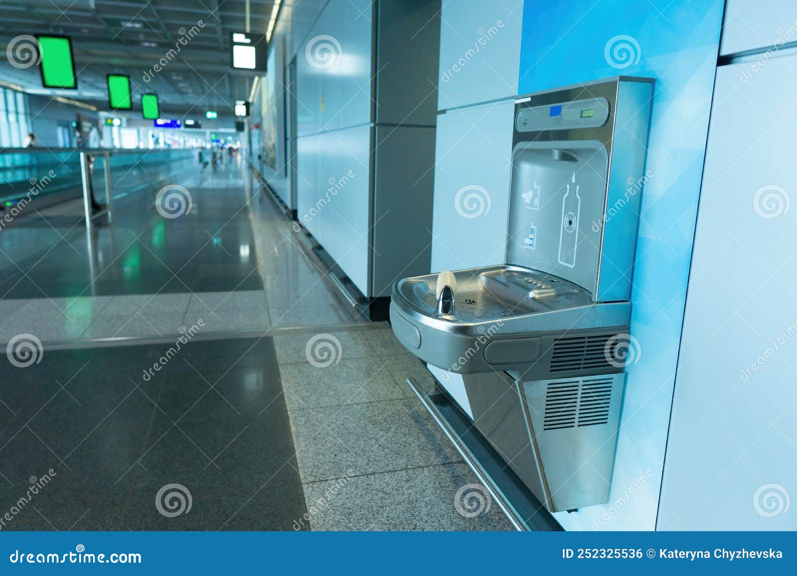 Sensor Activated Bottle Filling Station at Airport Stock Photo - Image ...
