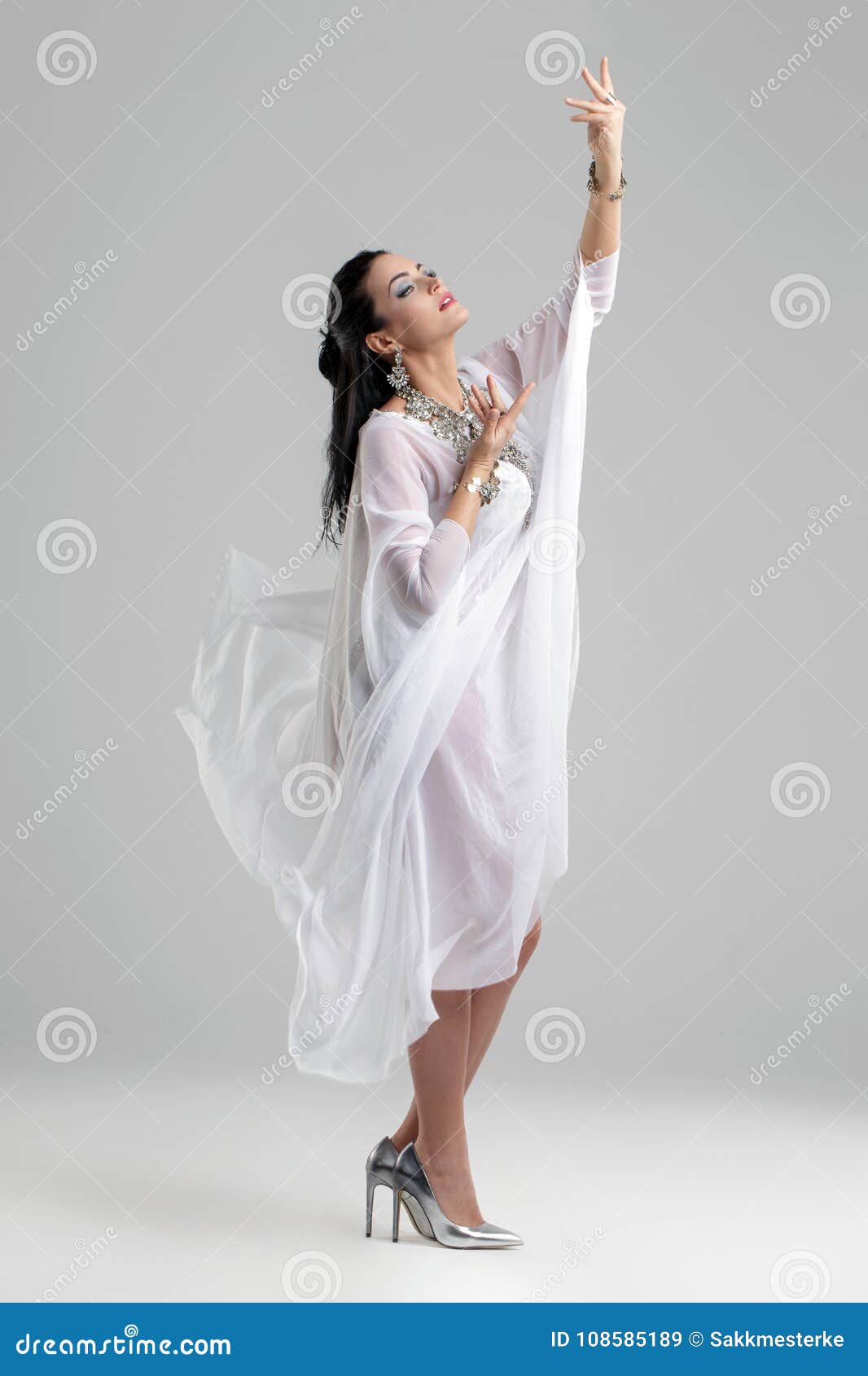 Sensual Oriental Belly Dancer Dancing Stock Image Image Of Folk