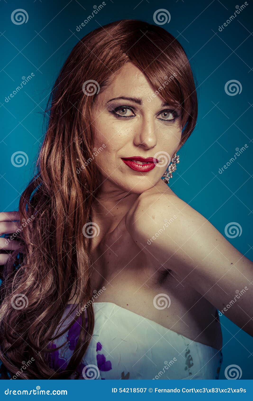 Sensuale Bella Donna Sexy Con Capelli Brillanti Rossi Lunghi Eleganti