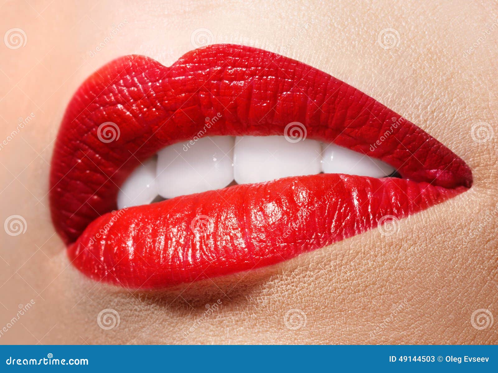 Sensuele Open Mond Met Rode Lippenstift Stock Afbeelding - Image of ...