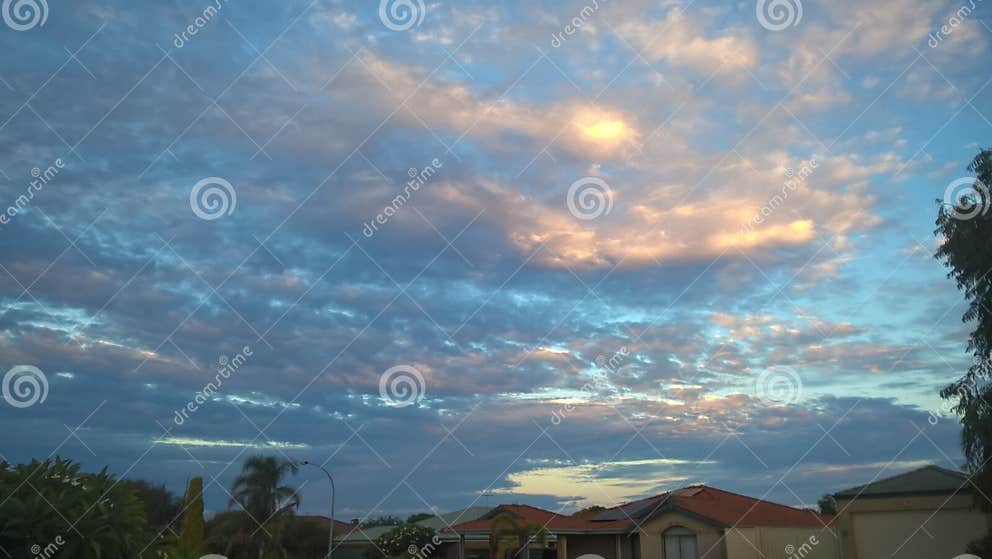 Sentido oposto foto de stock. Imagem de oposto, melhor - 121679094