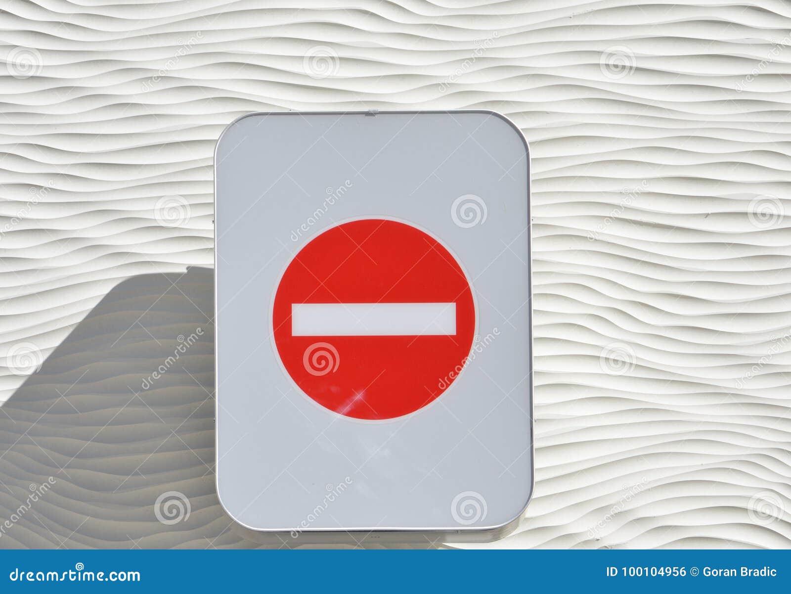 Sentido Proibido Do Sinal De Tráfego Foto de Stock - Imagem de carro ...