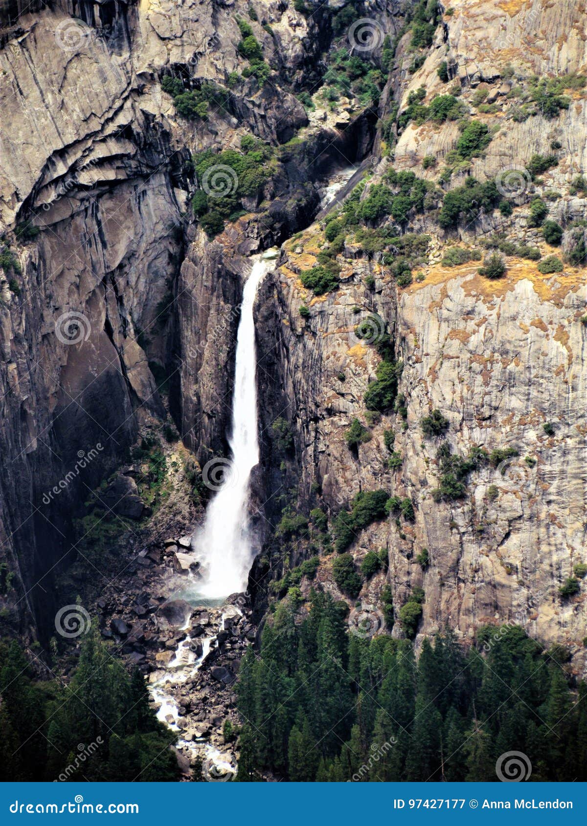 Sentinel Falls, Yosemite stock image. Image of river - 97427177