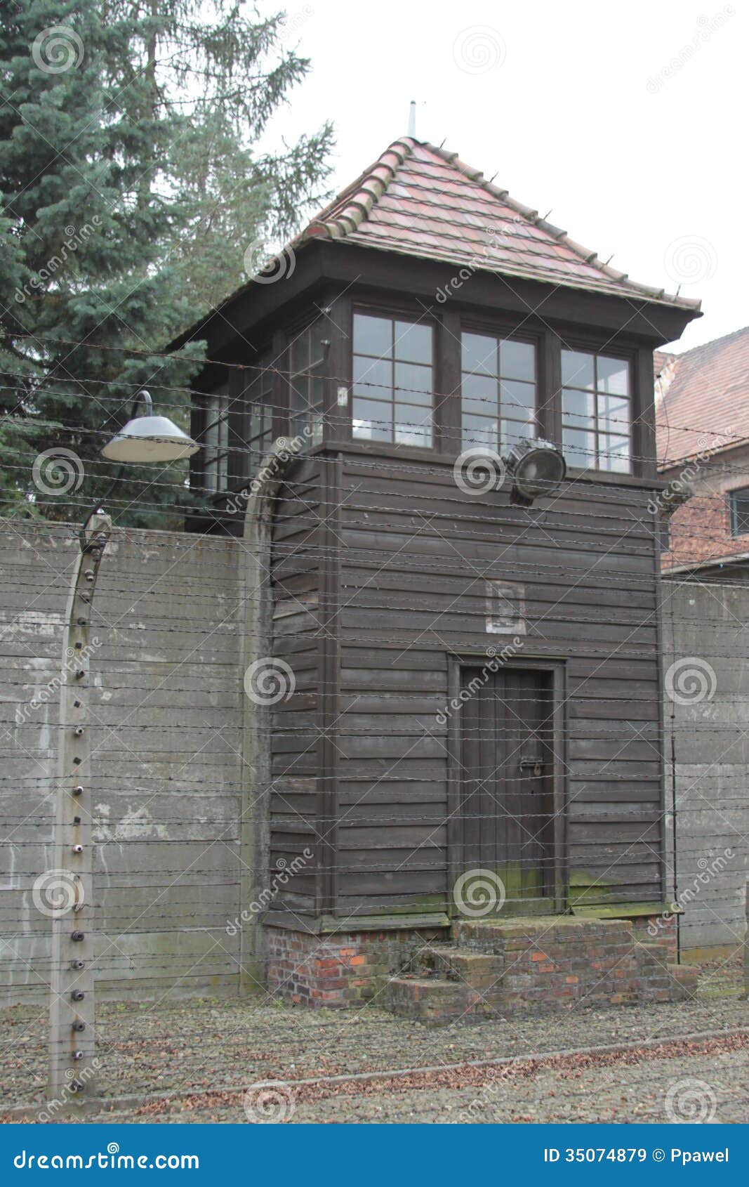 Sentry box editorial stock image. Image of birkenau, pillar - 35074879