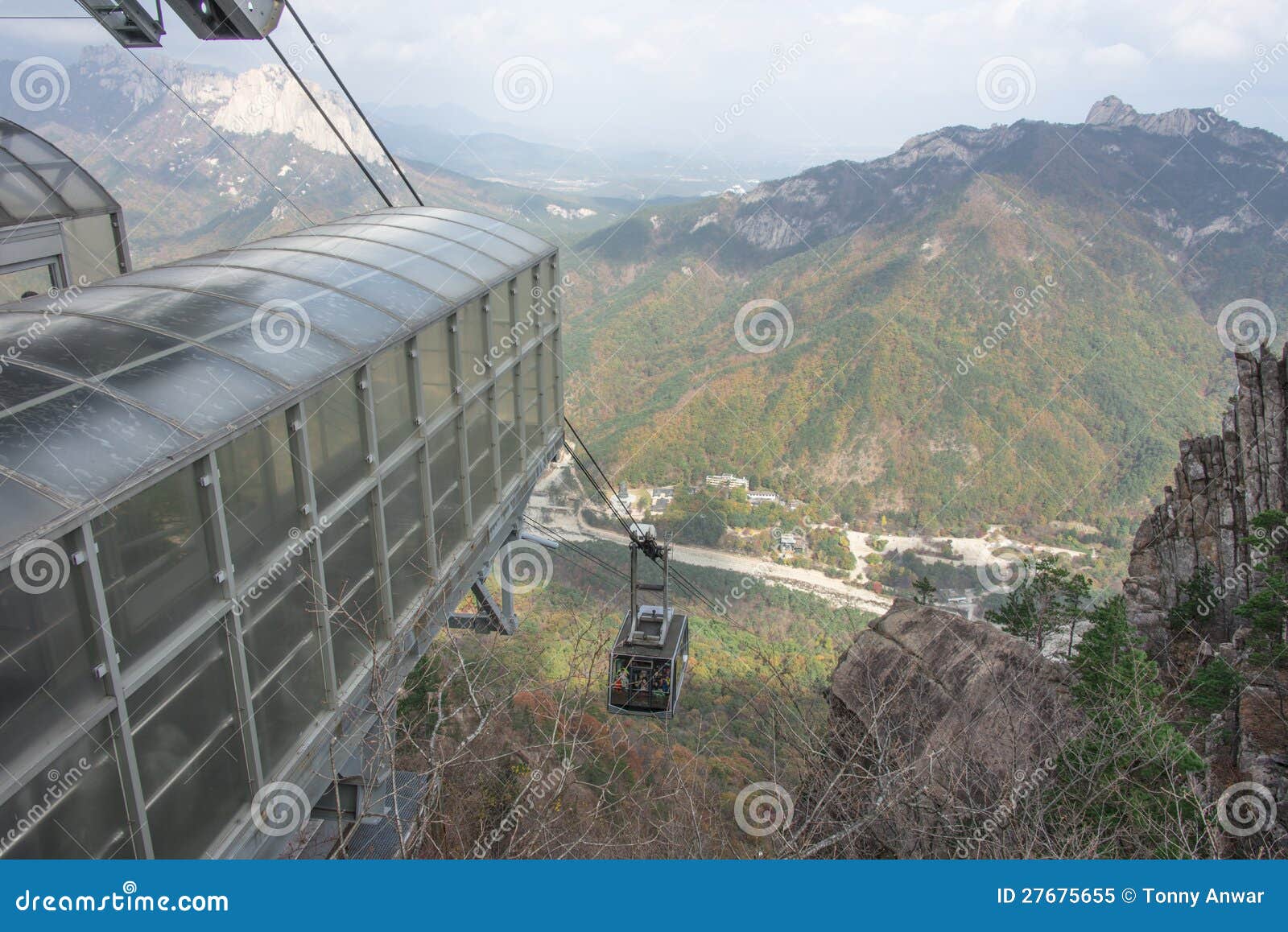 Seoraksan Cable Car editorial image. Image of landscape - 27675655