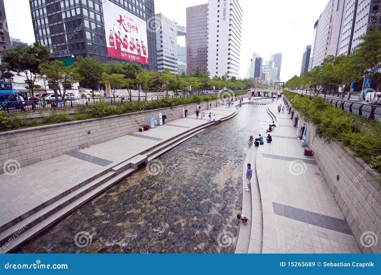 Seoul - artificial river editorial stock image. Image of banks - 15265689