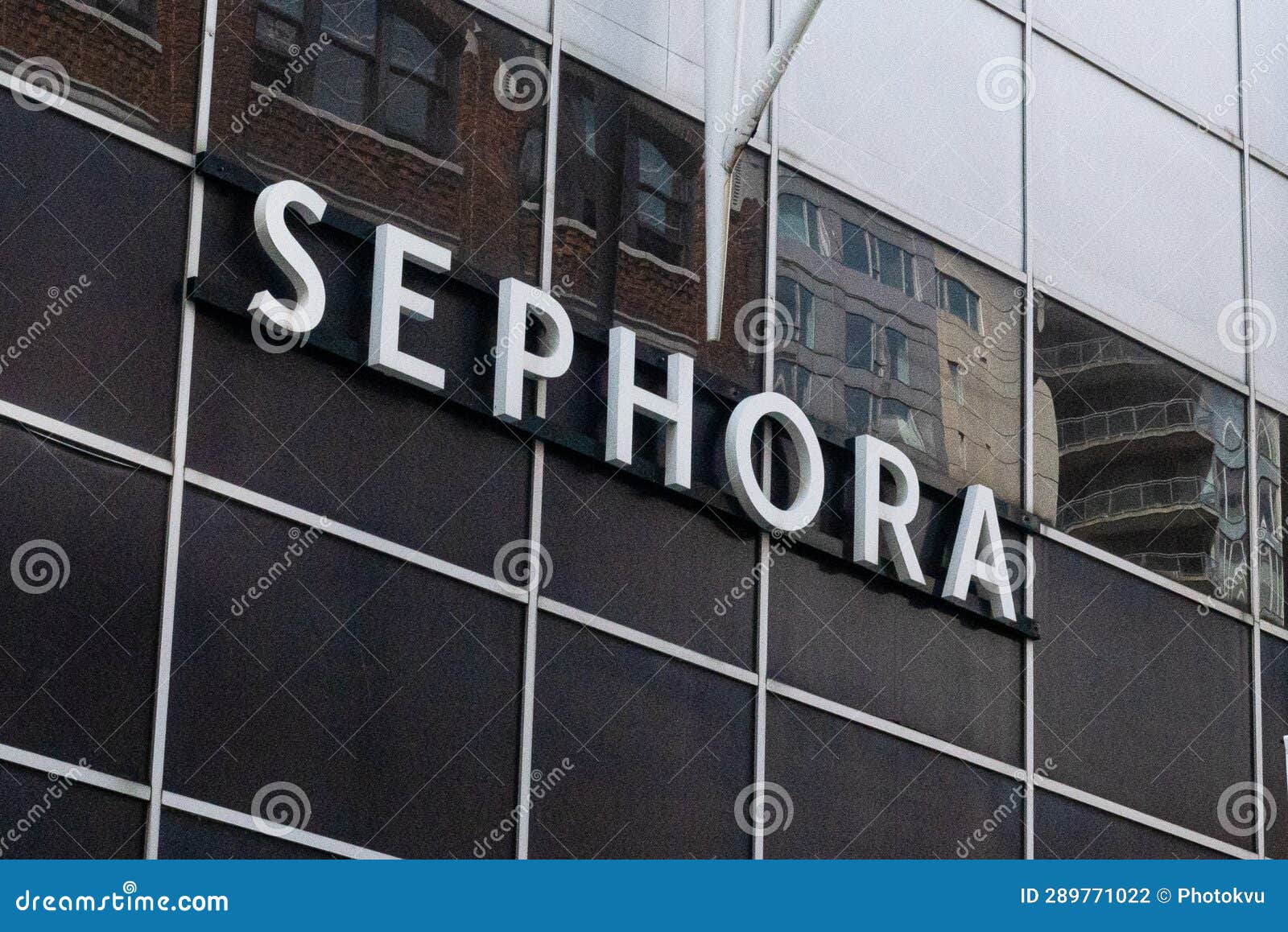 Sephora Company Sign in Toronto Editorial Photography - Image of ...