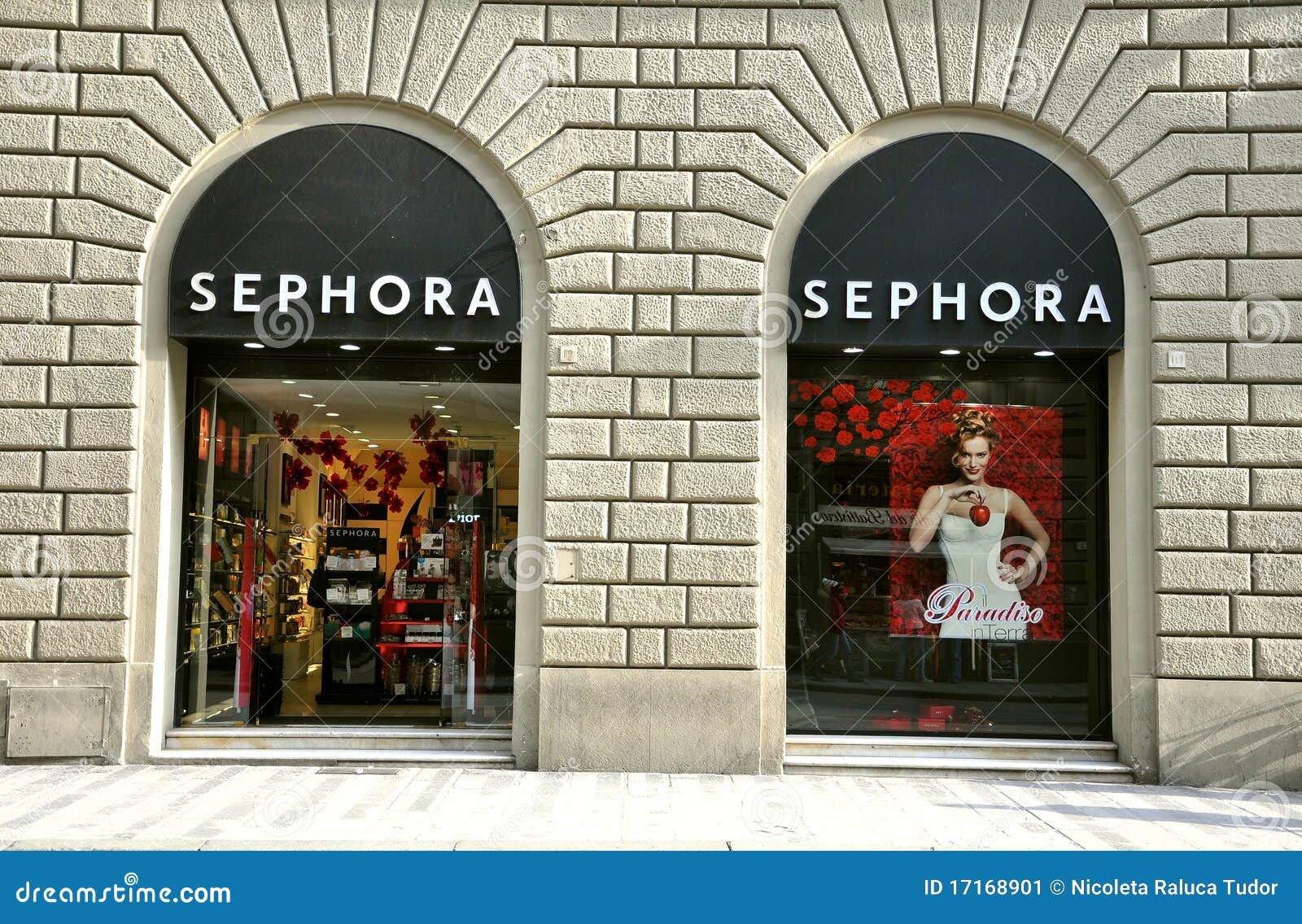 Sephora sklep zdjęcie editorial. Obraz złożonej z akcesorium - 17168901