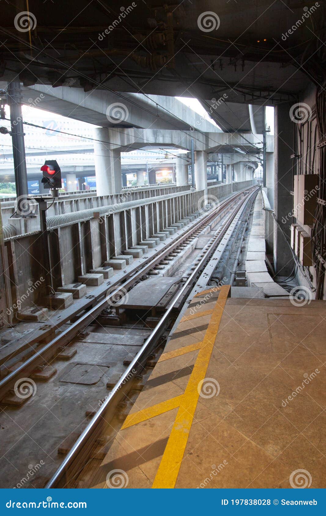 30 Sept 2007 Looking Down the Overground Subway Tracks at an Empty ...