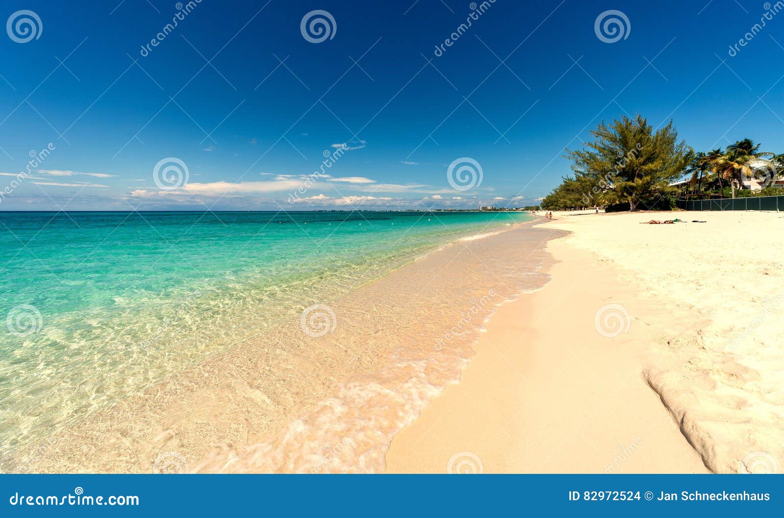 Sept Milles De Plage Sur Grand Cayman Photo stock - Image du mille ...
