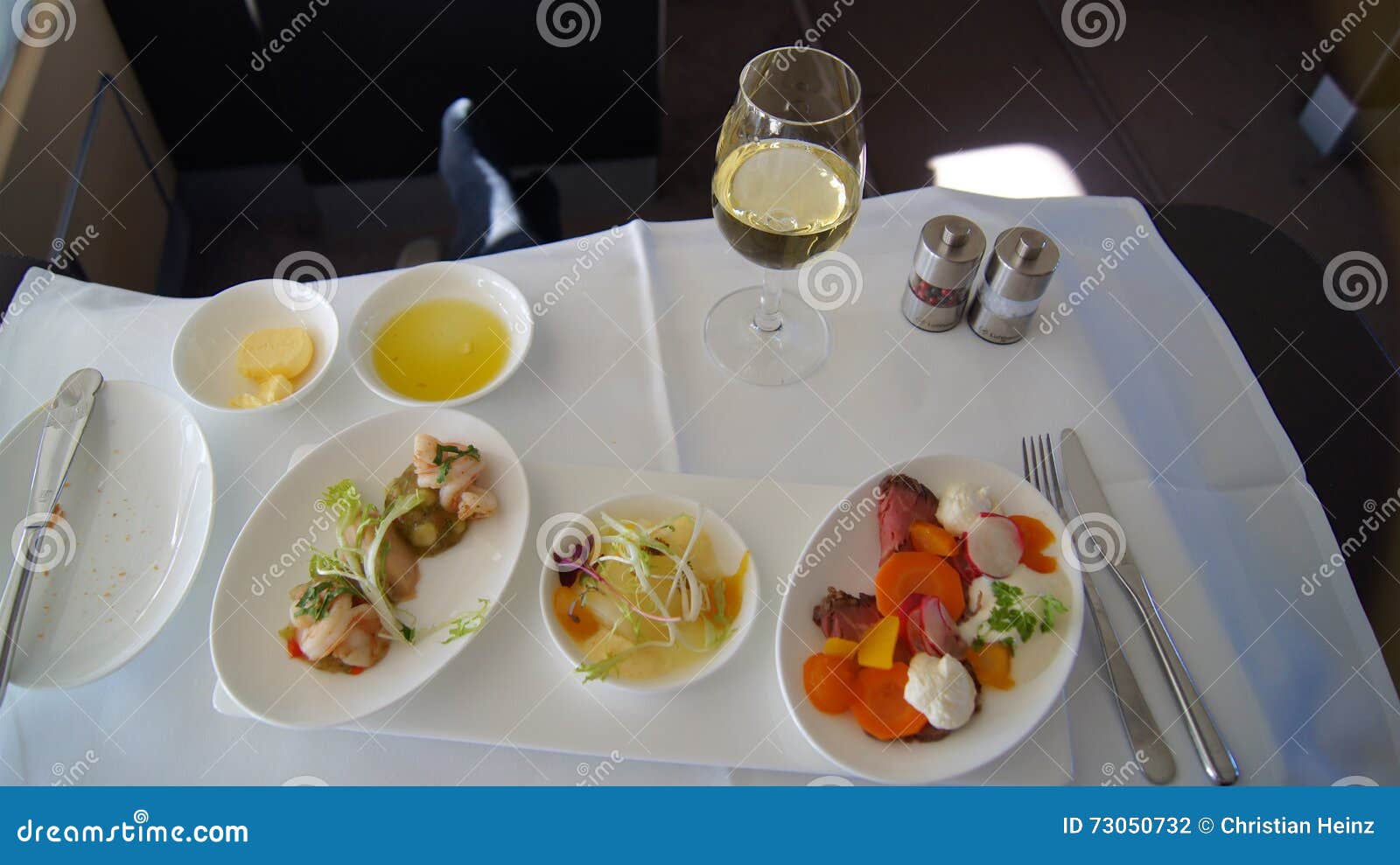 SEPTEMBER 2014: First Class Dining Onboard an Boeing 747 Editorial ...