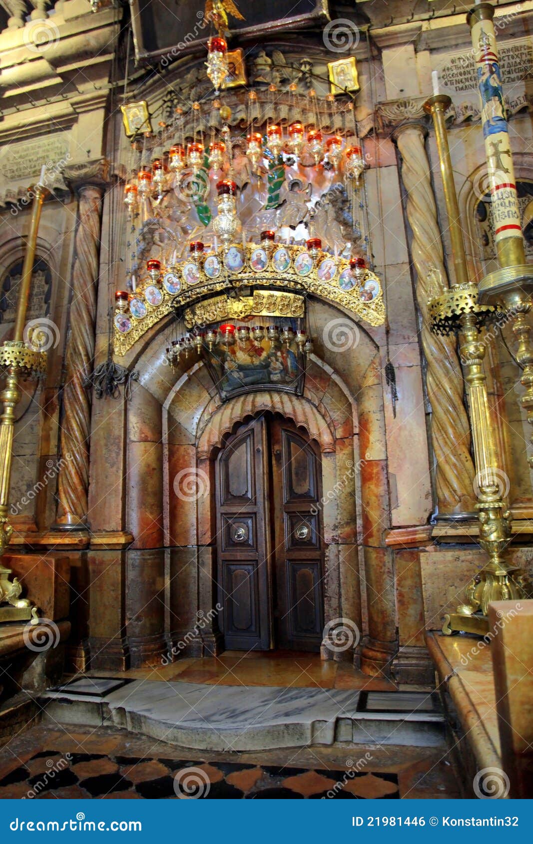 Sepulchre of Jesus Christ stock photo. Image of pray - 21981446