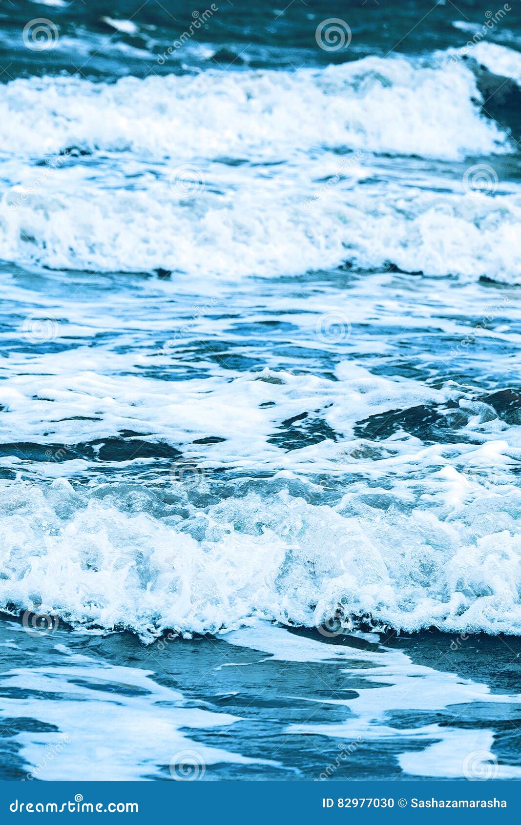 Sequence of Waves Beating Against Shore Stock Photo - Image of group ...