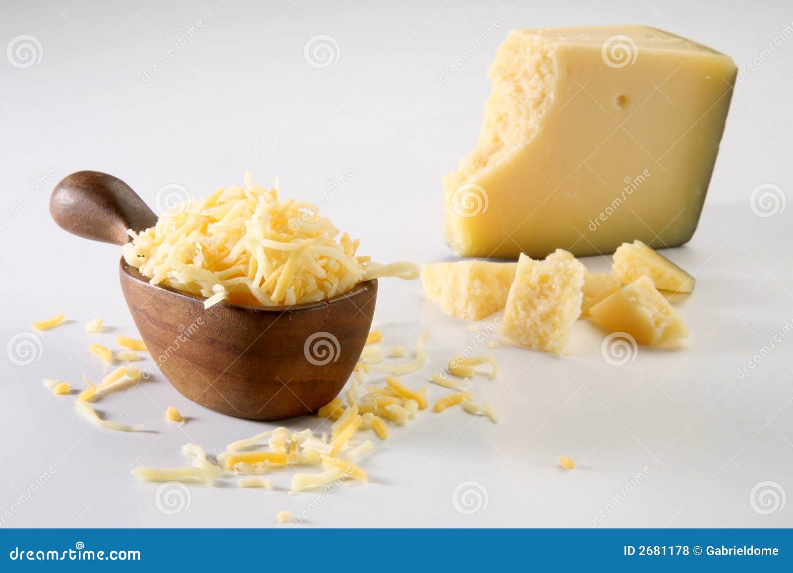 Ser tarty zdjęcie stock. Obraz złożonej z parmezan, włochy - 2681178