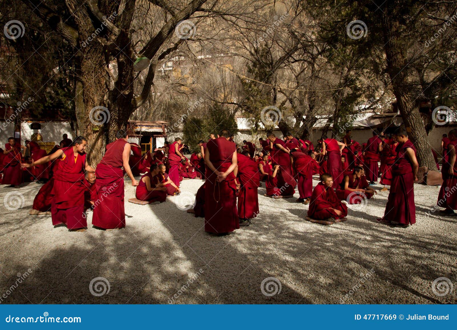 Sera Monastery Group of Debating Monks Lhasa Tibet Editorial Stock ...