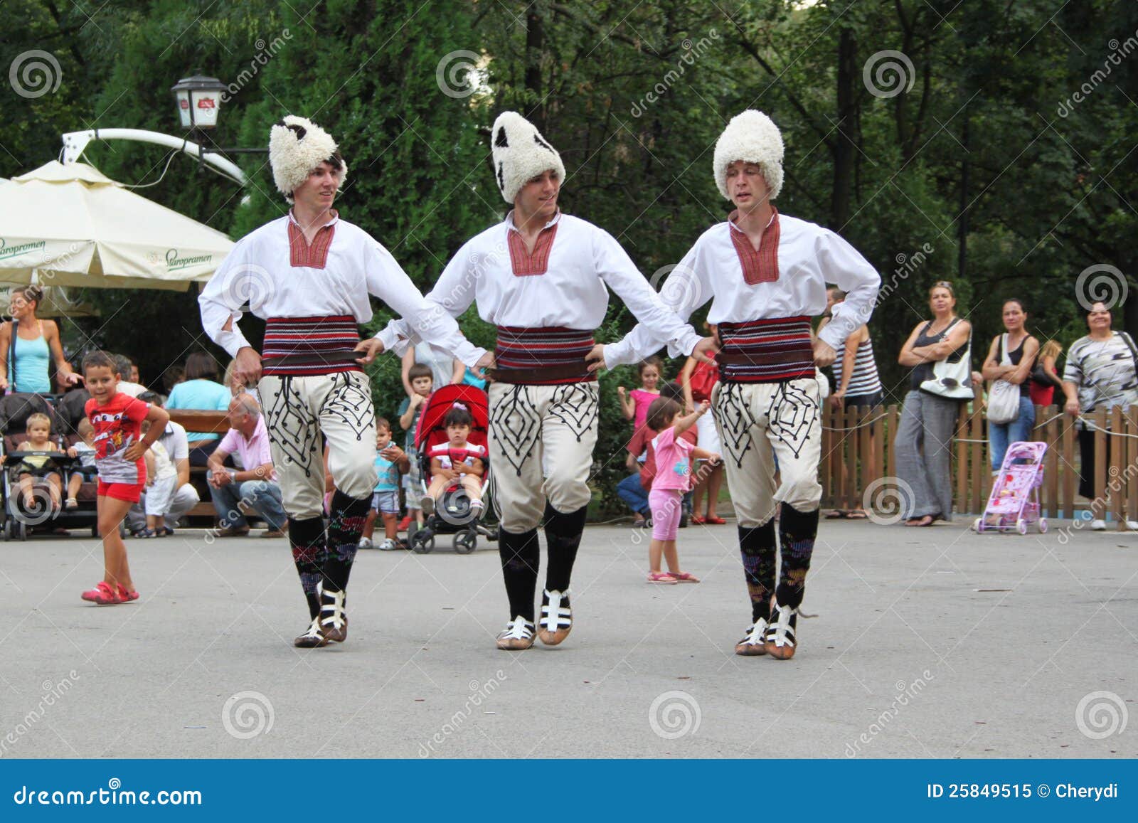 Serbian dancers editorial image. Image of place, people - 25849515
