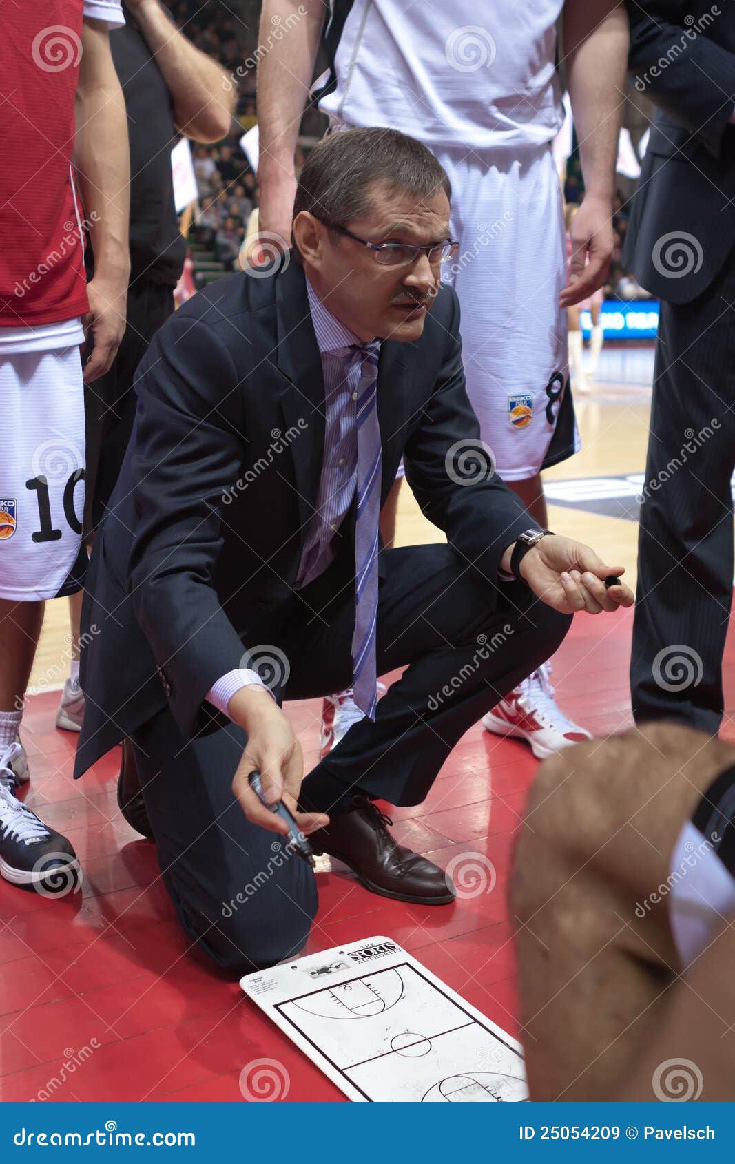 Sergey Bazarevich editorial stock image. Image of krylia - 25054209