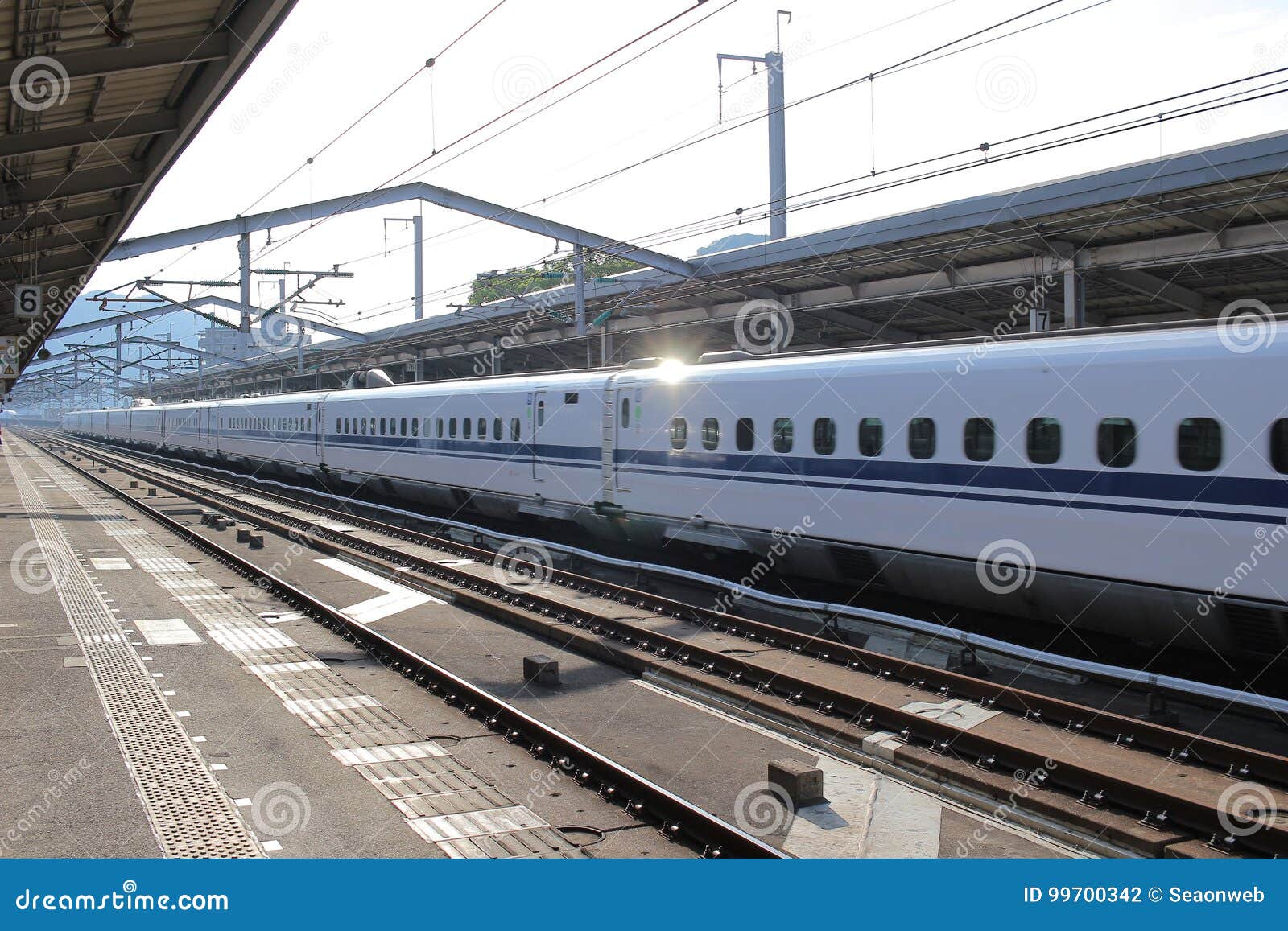 Series Shinkansen High-speed Bullet Train Editorial Photography - Image ...