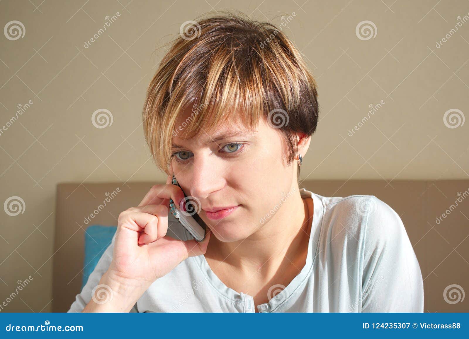 Serious Woman Talking On Ohone Stock Image Image Of Woman Shoulders