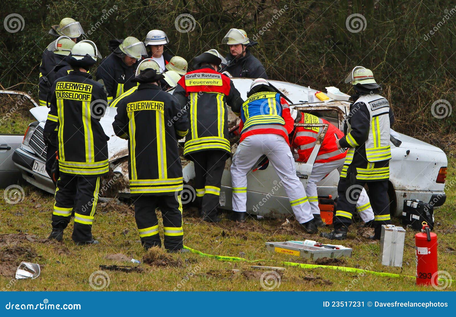 Serious car crash editorial photo. Image of engine, field - 23517231