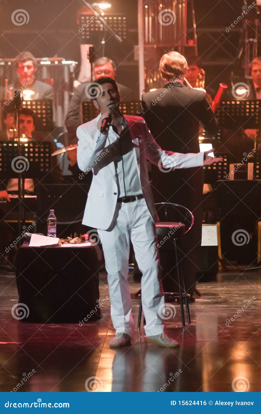 Serj Tankian editorial photo. Image of concert, conductor - 15624416