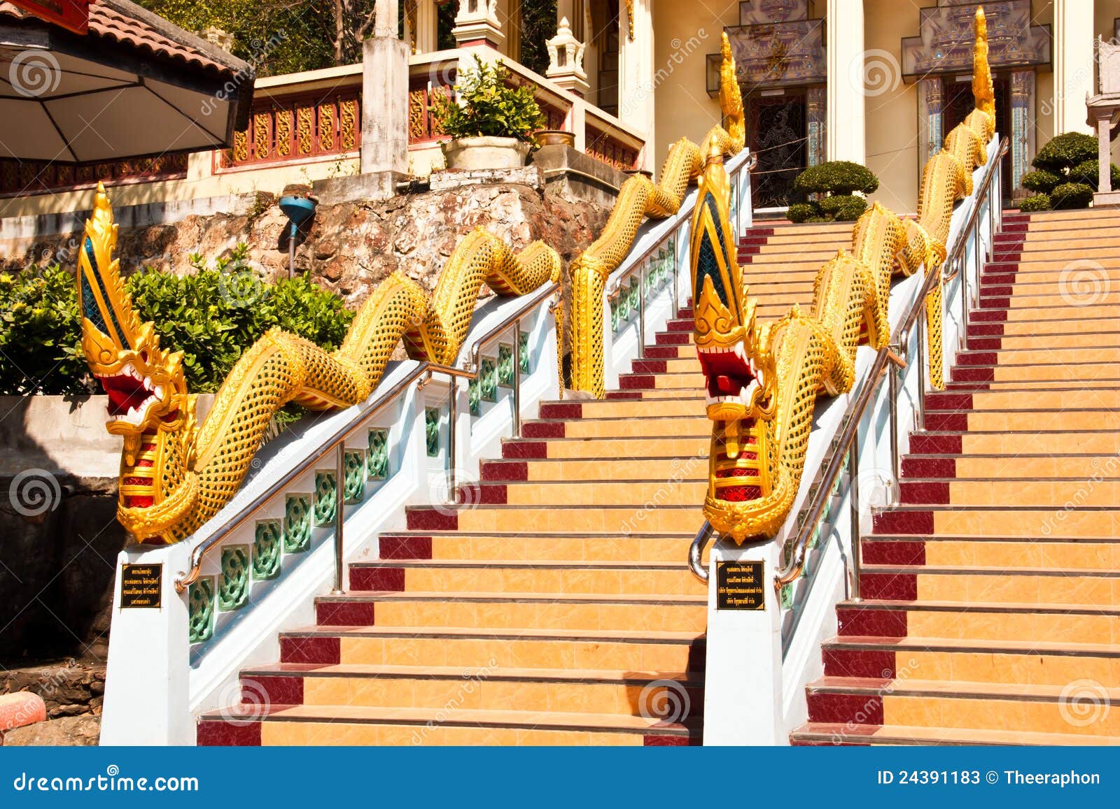 The Serpent statue stock image. Image of king, color - 24391183