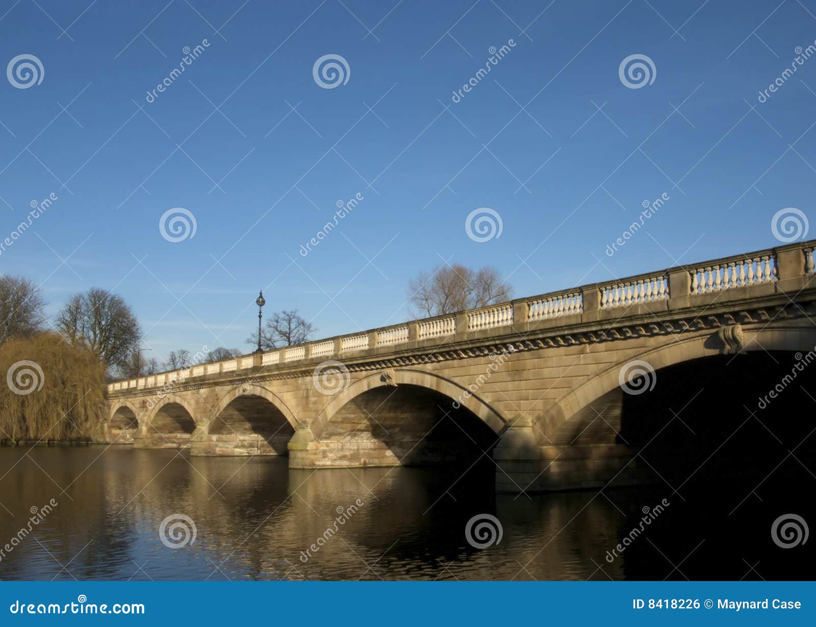 Serpentine Bridge, Hyde Park Stock Photo - Image of park, lake: 8418226
