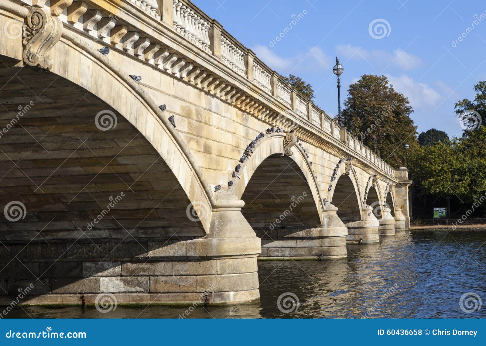 Serpentine Bridge in Hyde Park Stock Photo - Image of attraction ...