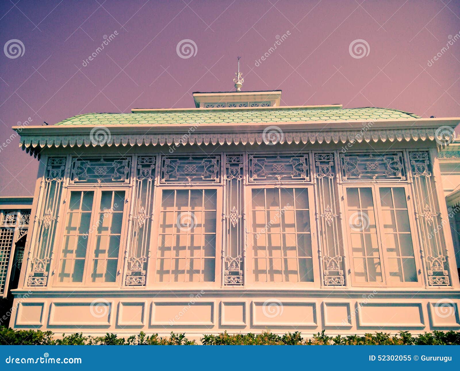 Serra Nello Stile Neoclassico in Annata Immagine Stock - Immagine di ...