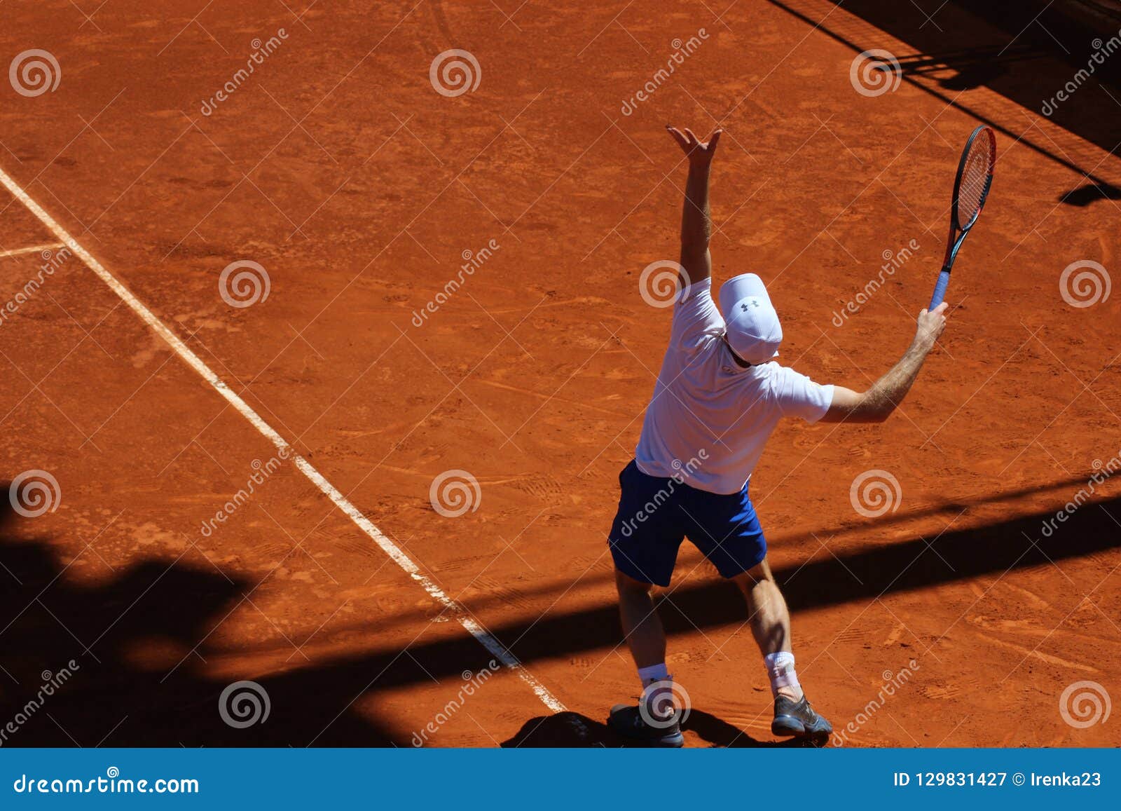 Andy Murray Serving at the Practice. Editorial Photography - Image of ...