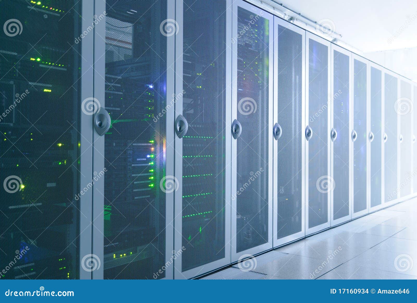 Serverraum stockfoto. Bild von verdrahtet, brandschott - 17160934