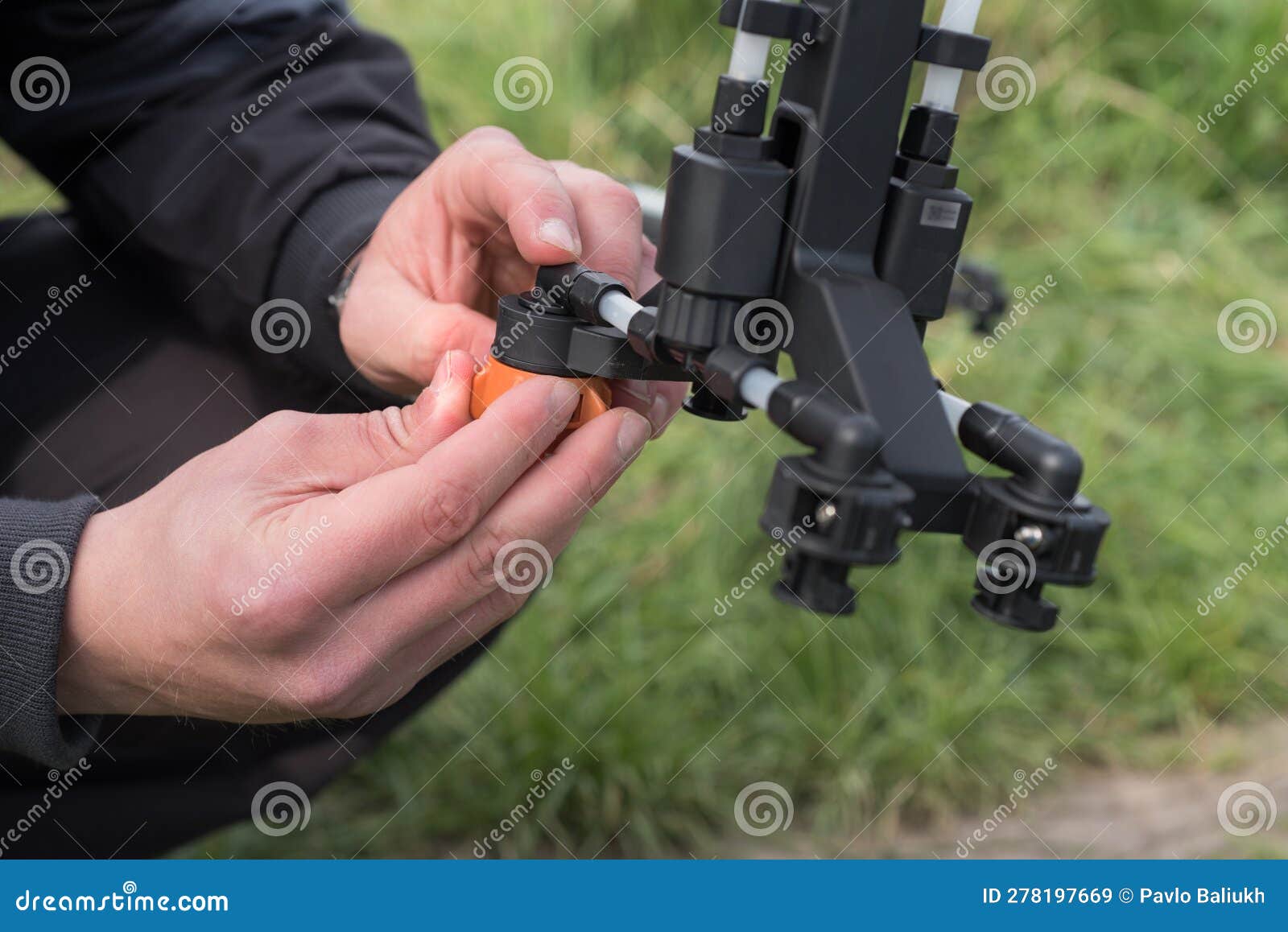 Screwing, Installation of the Spraying Nozzle, Service and Maintenance ...