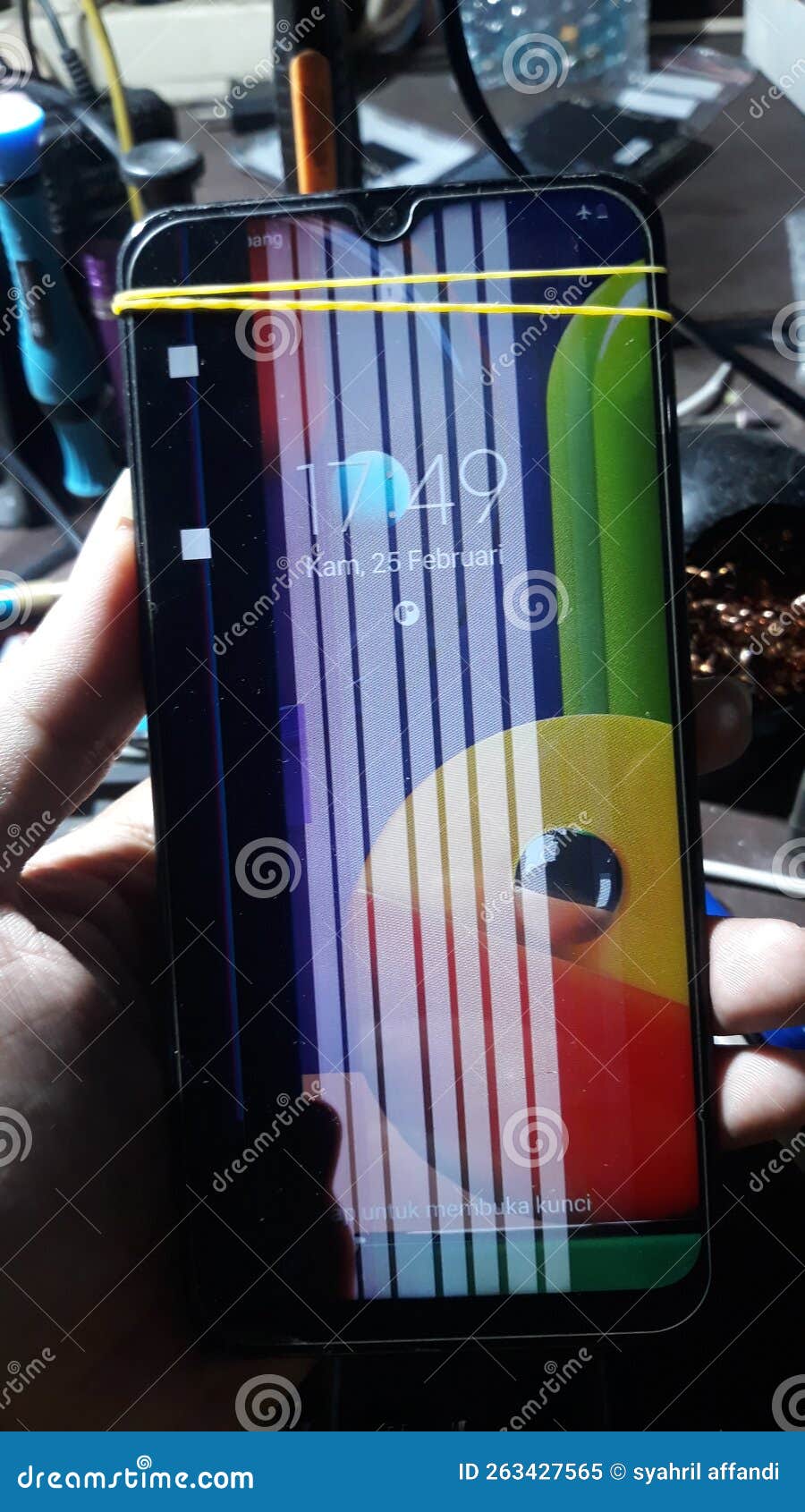 Service Replace Lcd Samsung Stock Photos - Free & Royalty-Free Stock ...