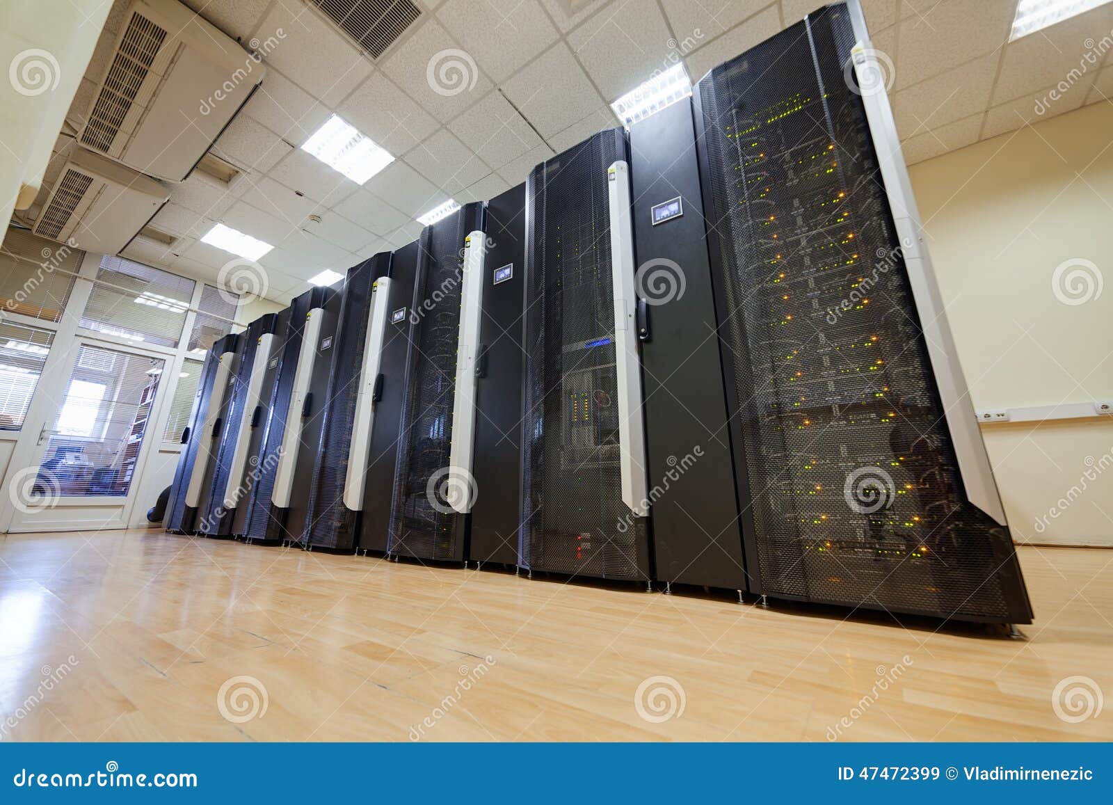 Servidores de datos imagen de archivo. Imagen de conducir - 47472399