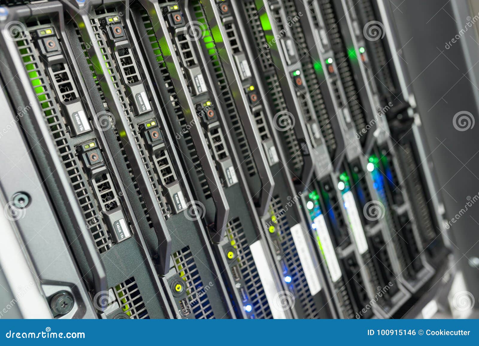 Servidores De Red En Sitio Nacional Del Sitio De Los Datos Foto de ...