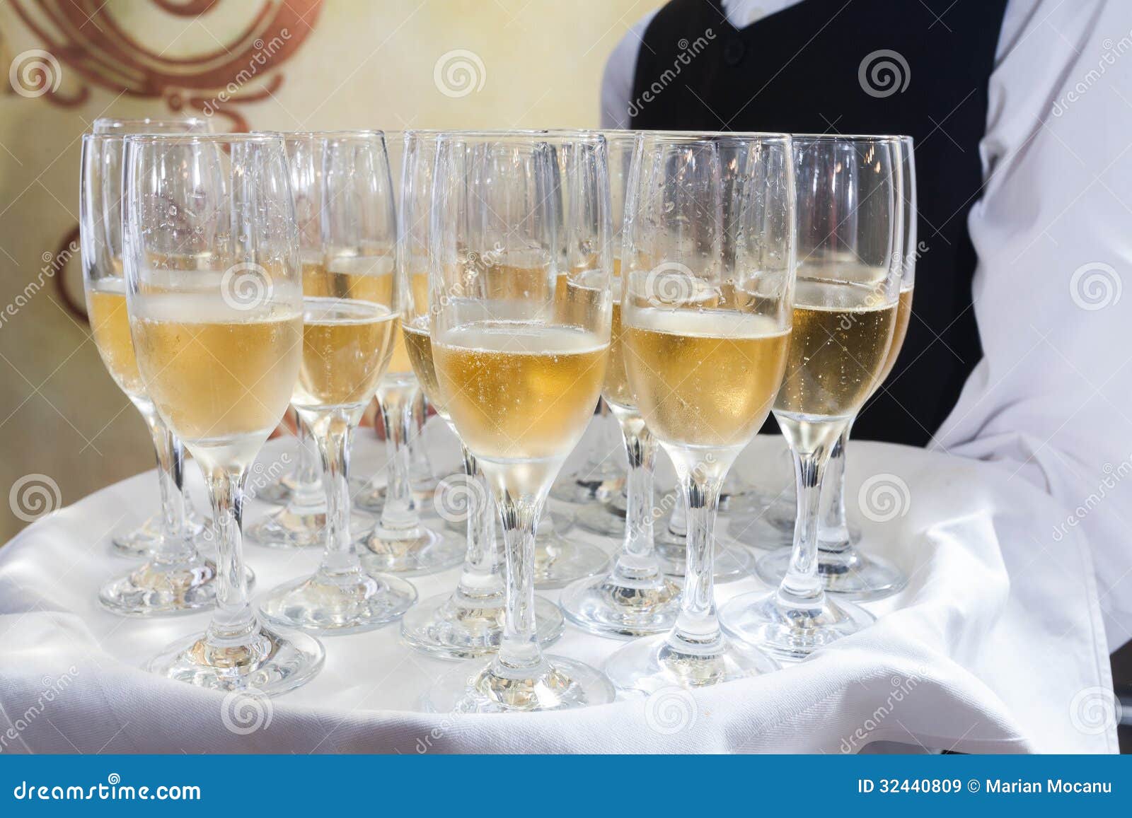 Serving champagne stock image. Image of hand, alcohol - 32440809