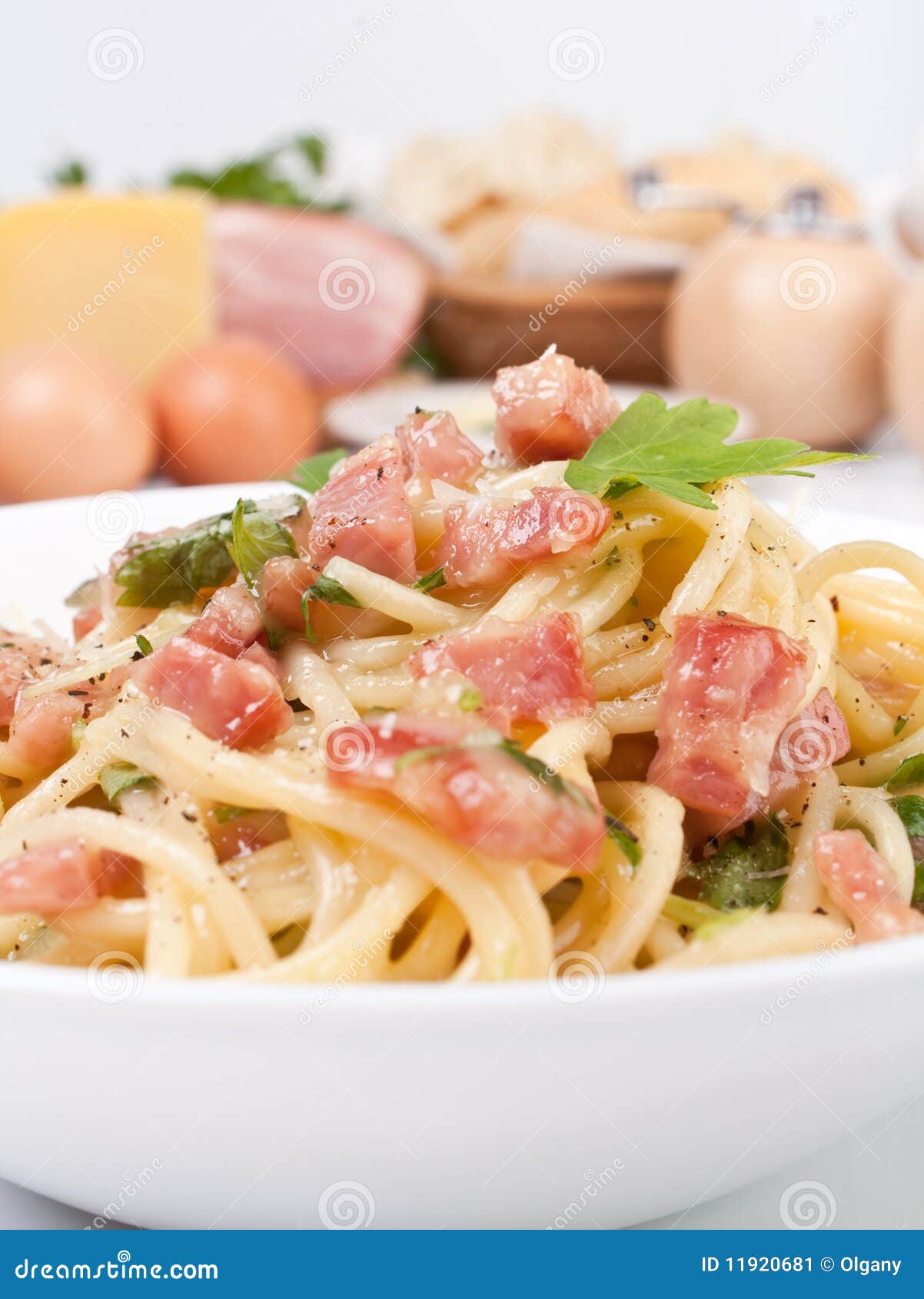 Serving of Spaghetti Carbonara Stock Image - Image of meal, carbonara ...