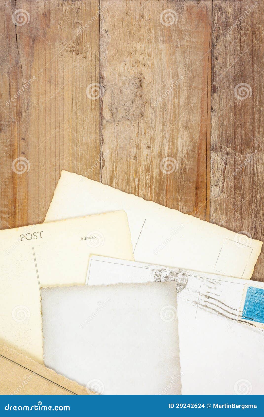 Set alte leere Postkarten stockfoto. Bild von unordentlich - 29242624