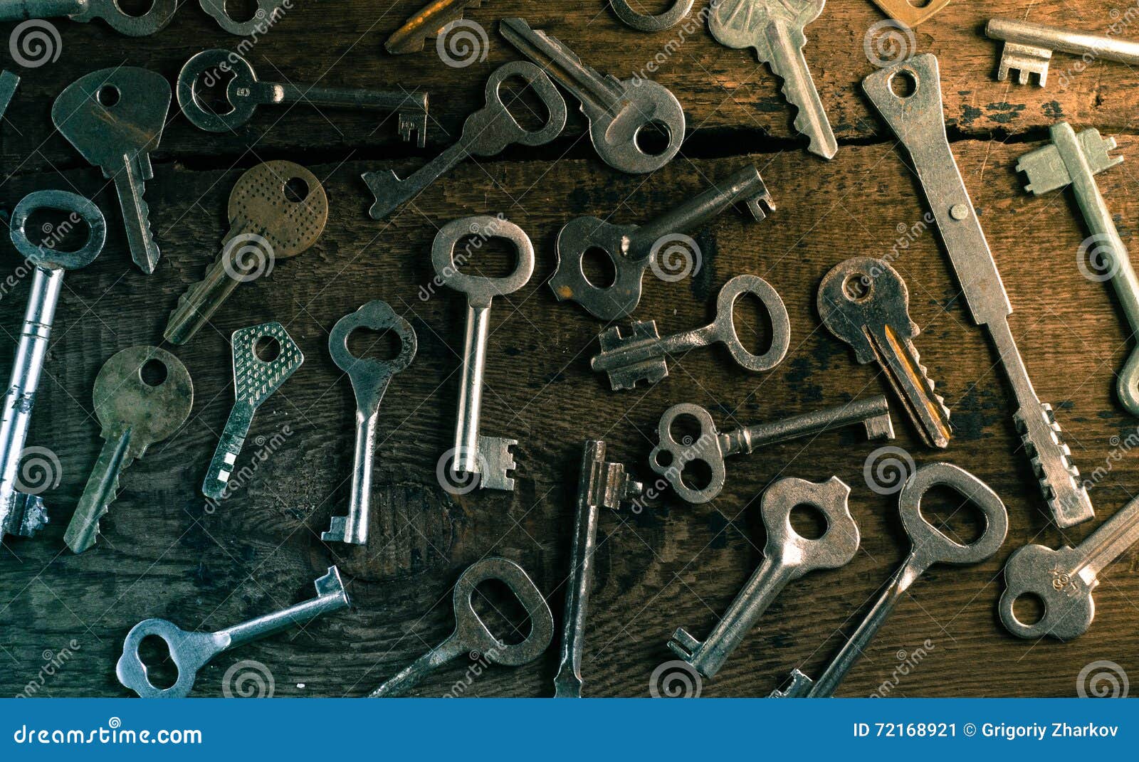 Set of Keys on Wood Background Stock Image - Image of retro, steel ...