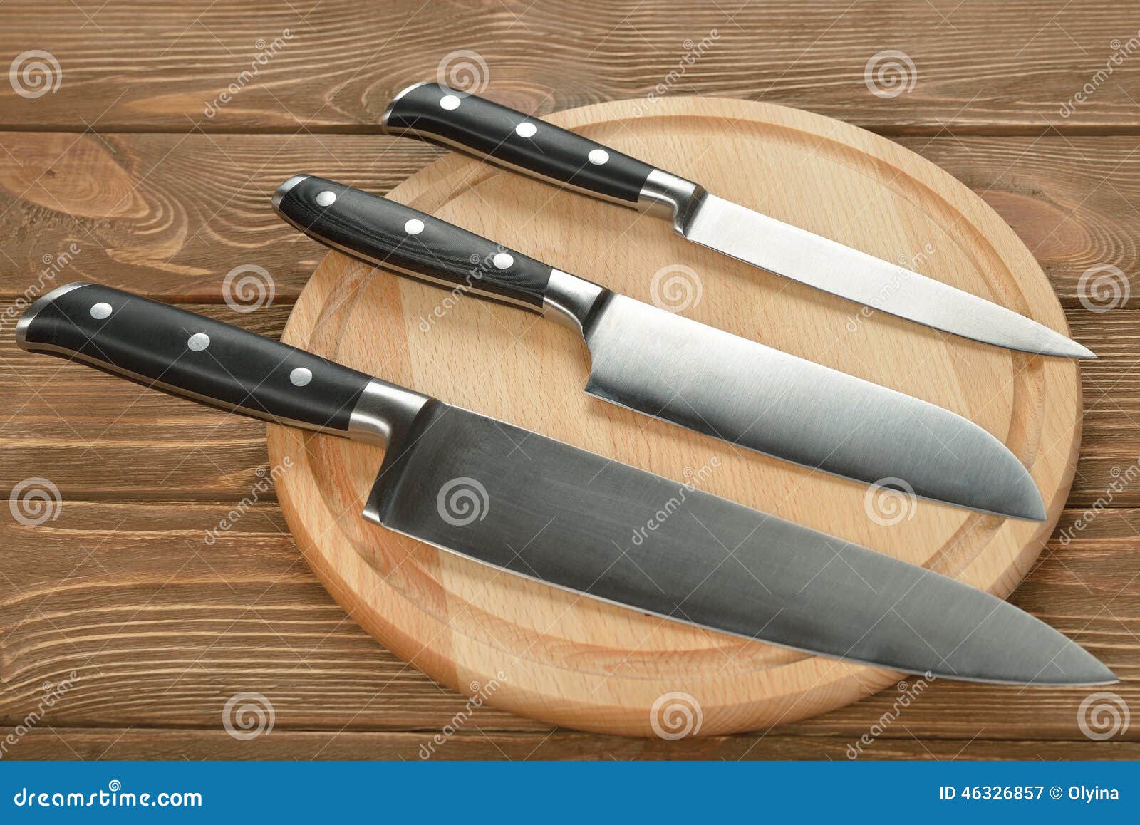 Set of Kitchen Knives and Cutting Board Stock Image - Image of cutting ...