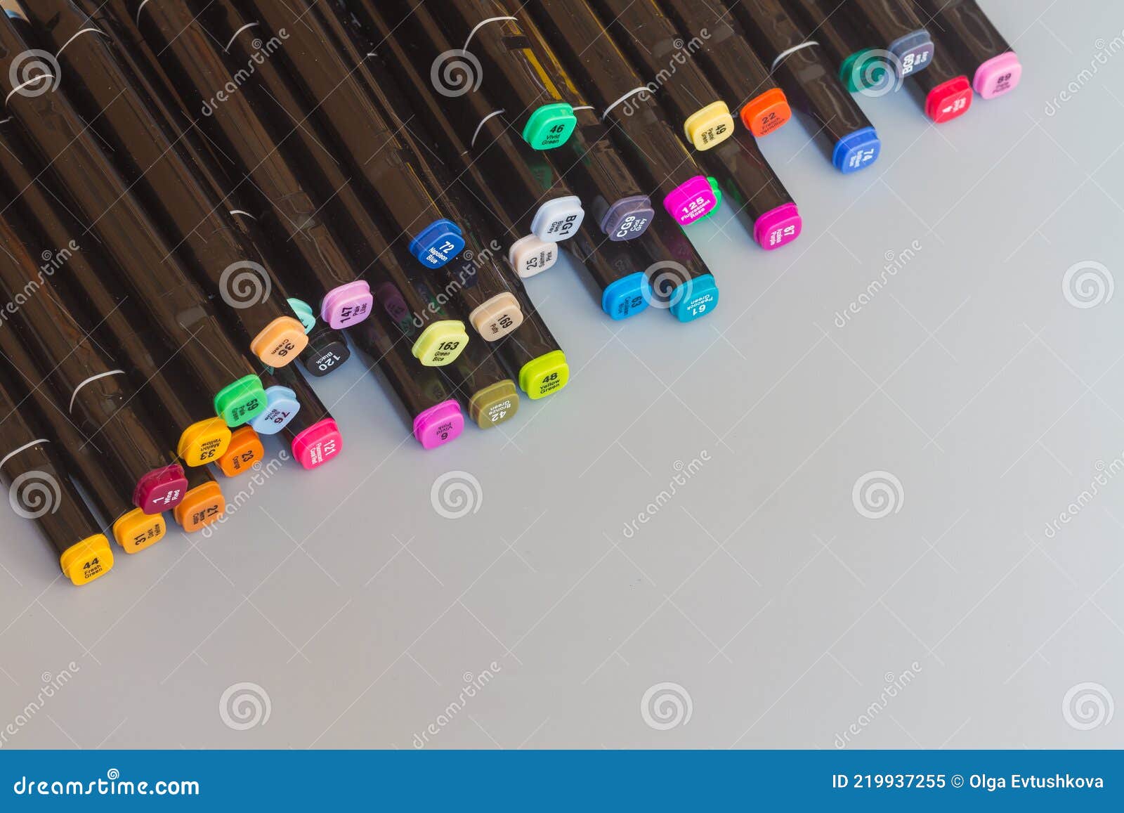 A Set of Multi-colored Markers for Sketching, a Huge Selection of ...