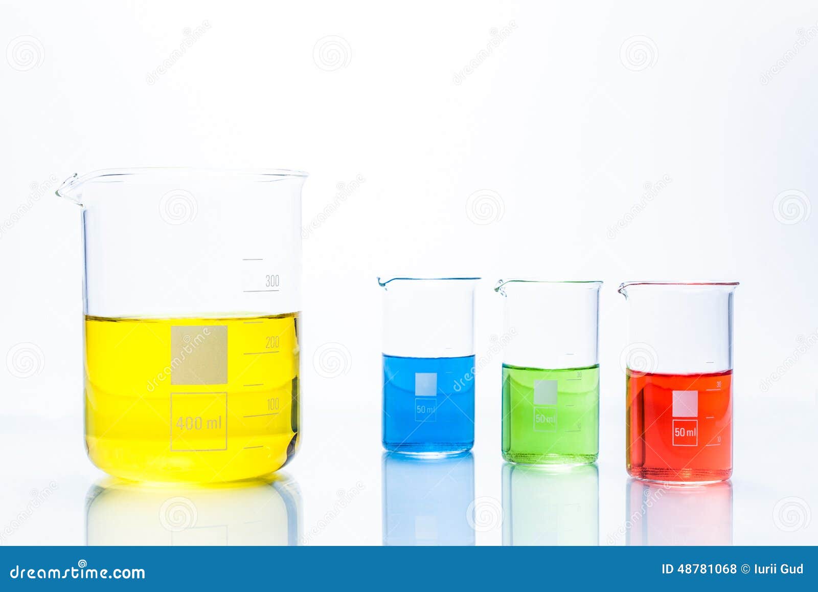 Set of Temperature Resistant Cylindrical Beakers with Color Liquid ...