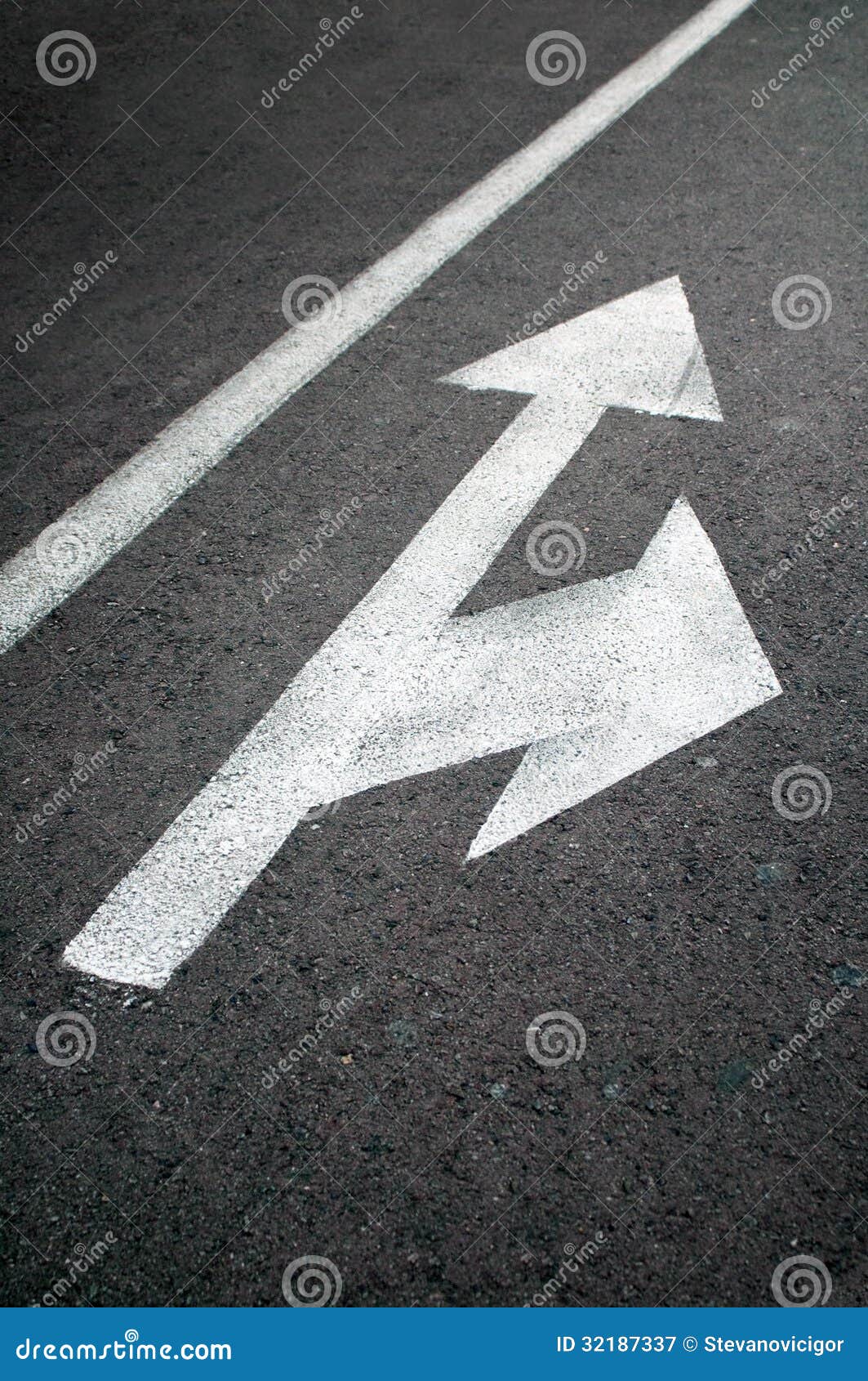 Seta da estrada imagem de stock. Imagem de sinal, estrada - 32187337