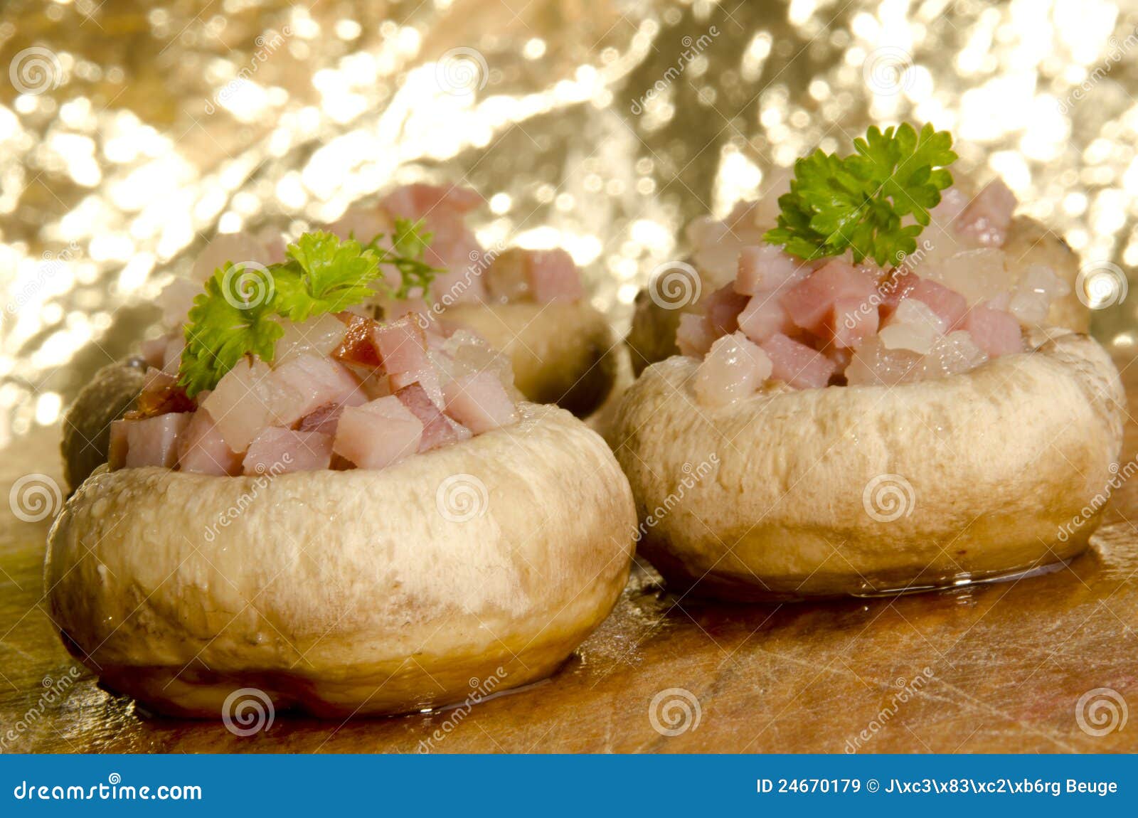 Setas Cocidas Al Horno Con Tocino Imagen de archivo - Imagen de ...