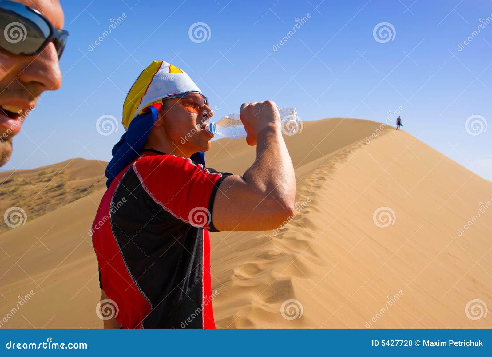 Sete Nel Deserto Della Sabbia Fotografia Stock - Immagine di sensualità ...