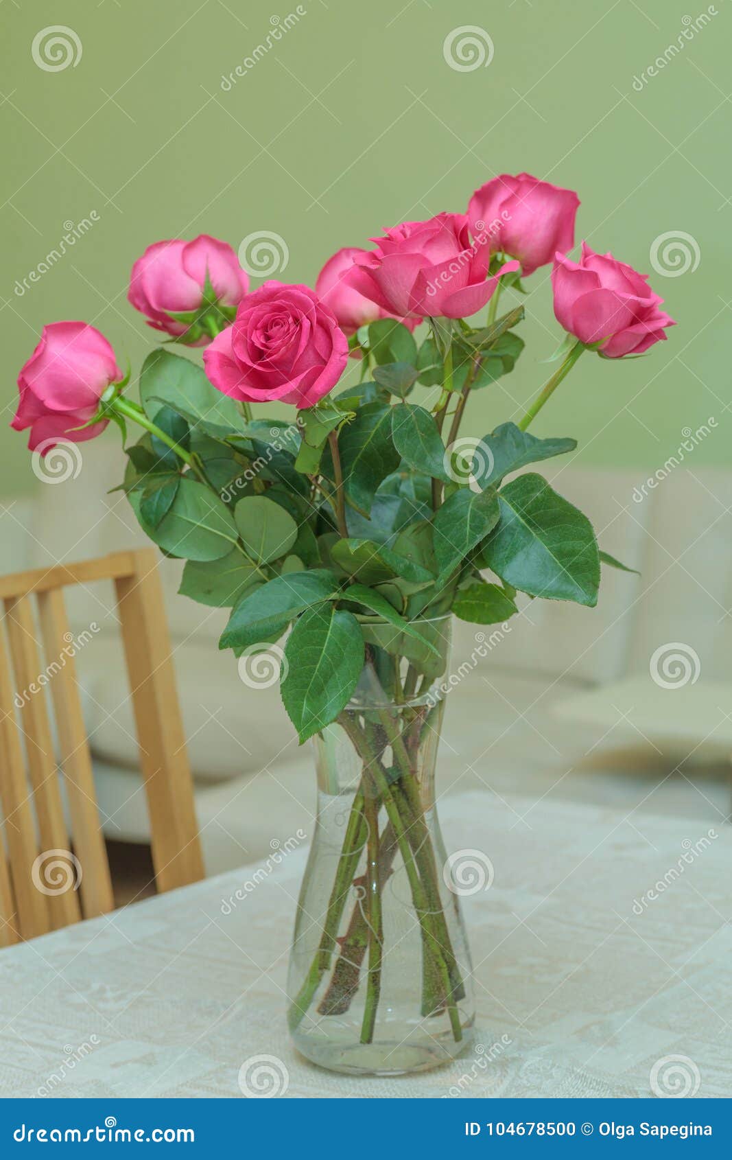 Sete rosas cor-de-rosa foto de stock. Imagem de floral - 104678500