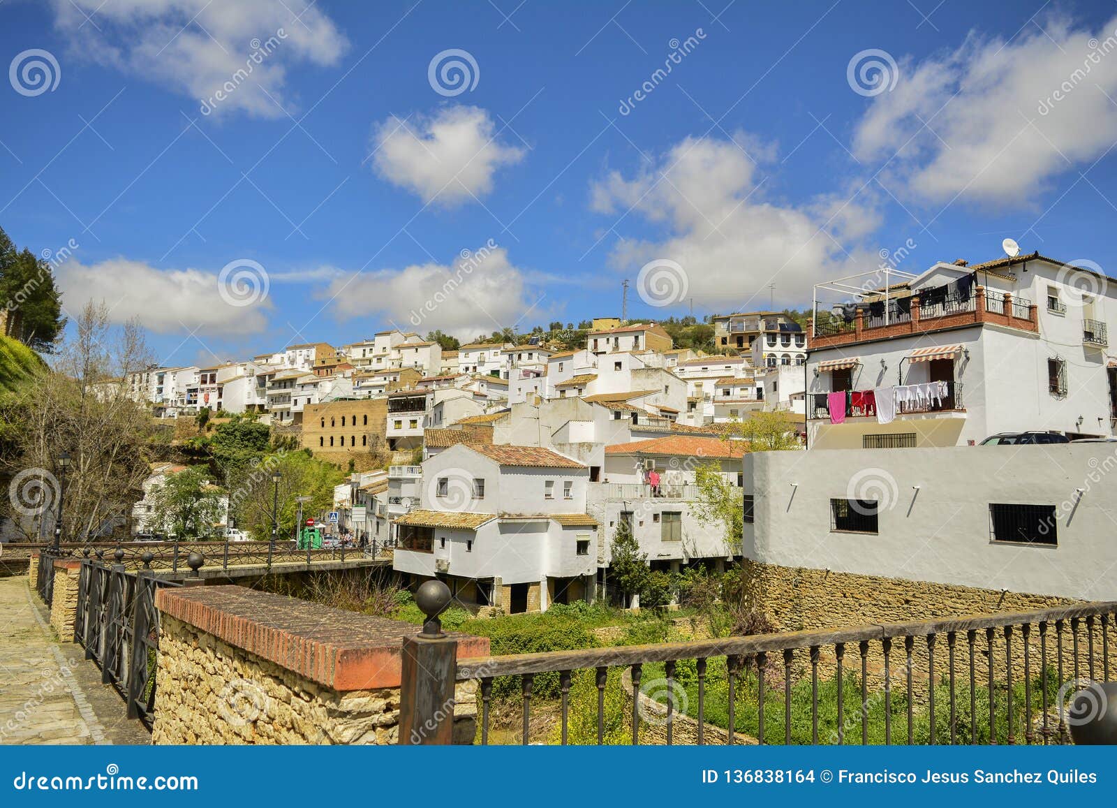 Setenil De Las Bodegas Andalusian by Av Cadiz, Spanien Redaktionell ...